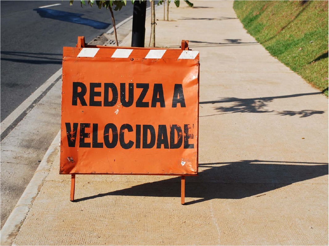 Placa Reduza A Velocidade - RETOEDU